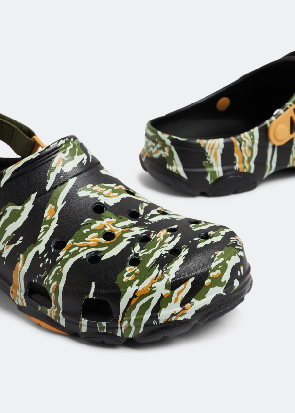 Crocs Classic All-Terrain clogs for Men - Prints in Kuwait | Level Shoes